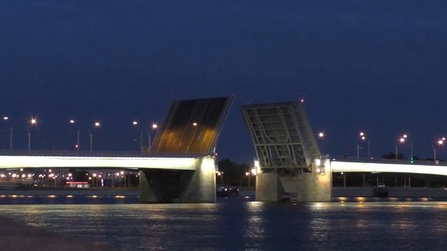 САНКТ-ПЕТЕРБУРГ. РАЗВОДНЫЕ МОСТЫ