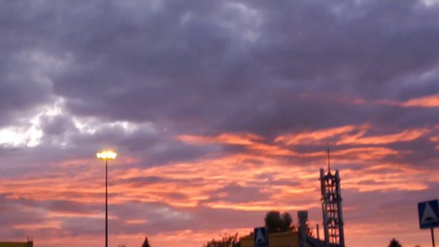 ПОДАРОЧНЫЙ ЧУДО-ЗАКАТ ЛЕТА! И в Сибири НЕБО ПОЛНО ЧУДЕС, как на юге! 1.6.2019.