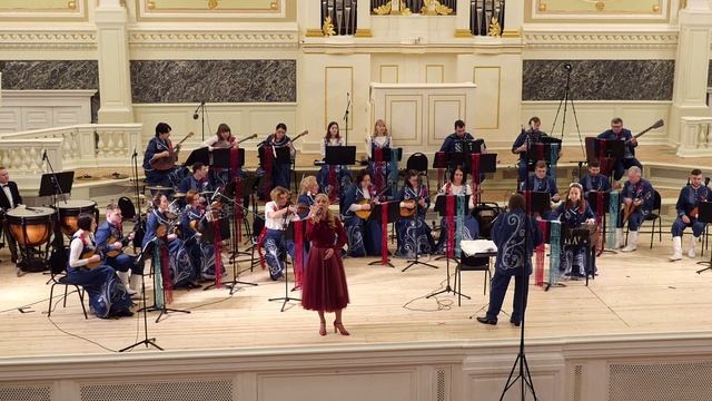 Андрей Эшпай, стихи Евгения Евтушенко «А снег идёт», солистка Елена Воликова.