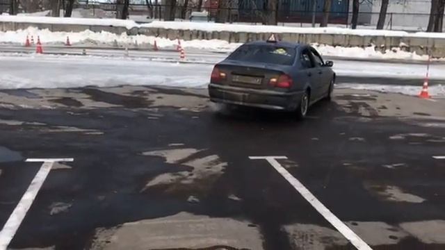 Занятие по вождению в автошколе «Колесо» №10