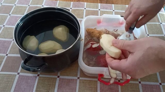 Как почистить картошку быстро, экономно и безопасно