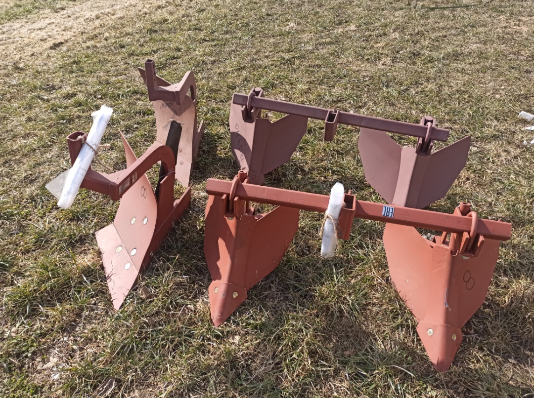 Наконец заменили. Сморгоньские плуг и окучник против Минских. Навесное для мотоблока МТЗ. Сравнение.