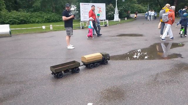 Движение радиоуправляемого автопоезда