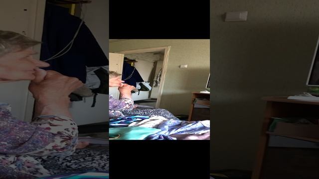 Бабушка смотрит сериал Игра престолов ???