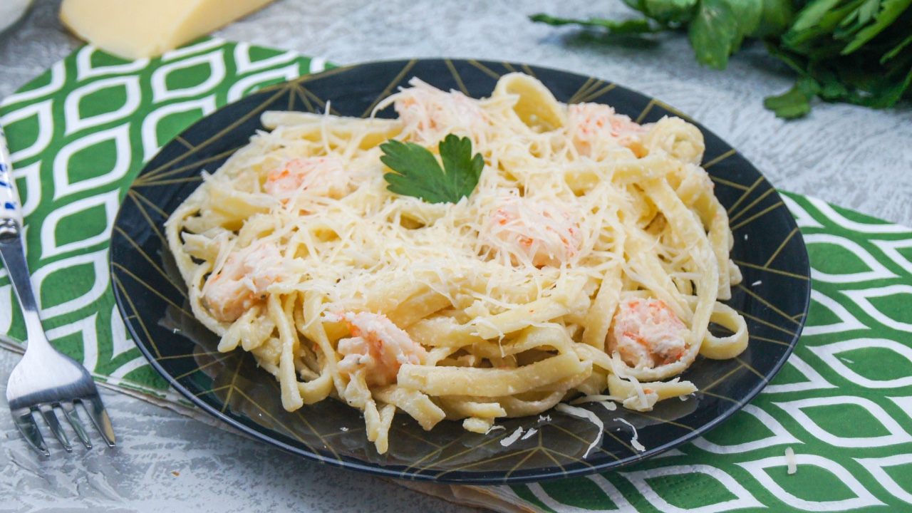 Лингвини с креветками и сыром в сливочном соусе. Рецепт невероятно вкусной пасты, как в ресторане!