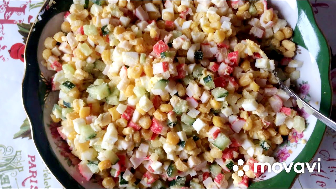 Салат из крабовых палочек.