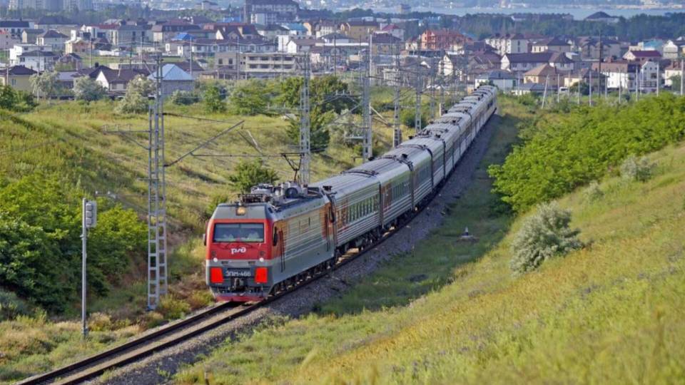 Александр Пирч  "Поезд  "Анапа-Иркутск" (муз. Александра Пирча, сл. Ирины Скибиной)