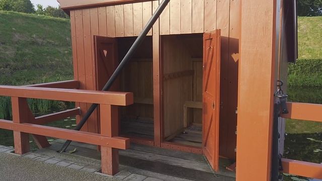 Bourtange Буртанге - голландская крепость 16 века и лошадка. Летняя европейская пастораль