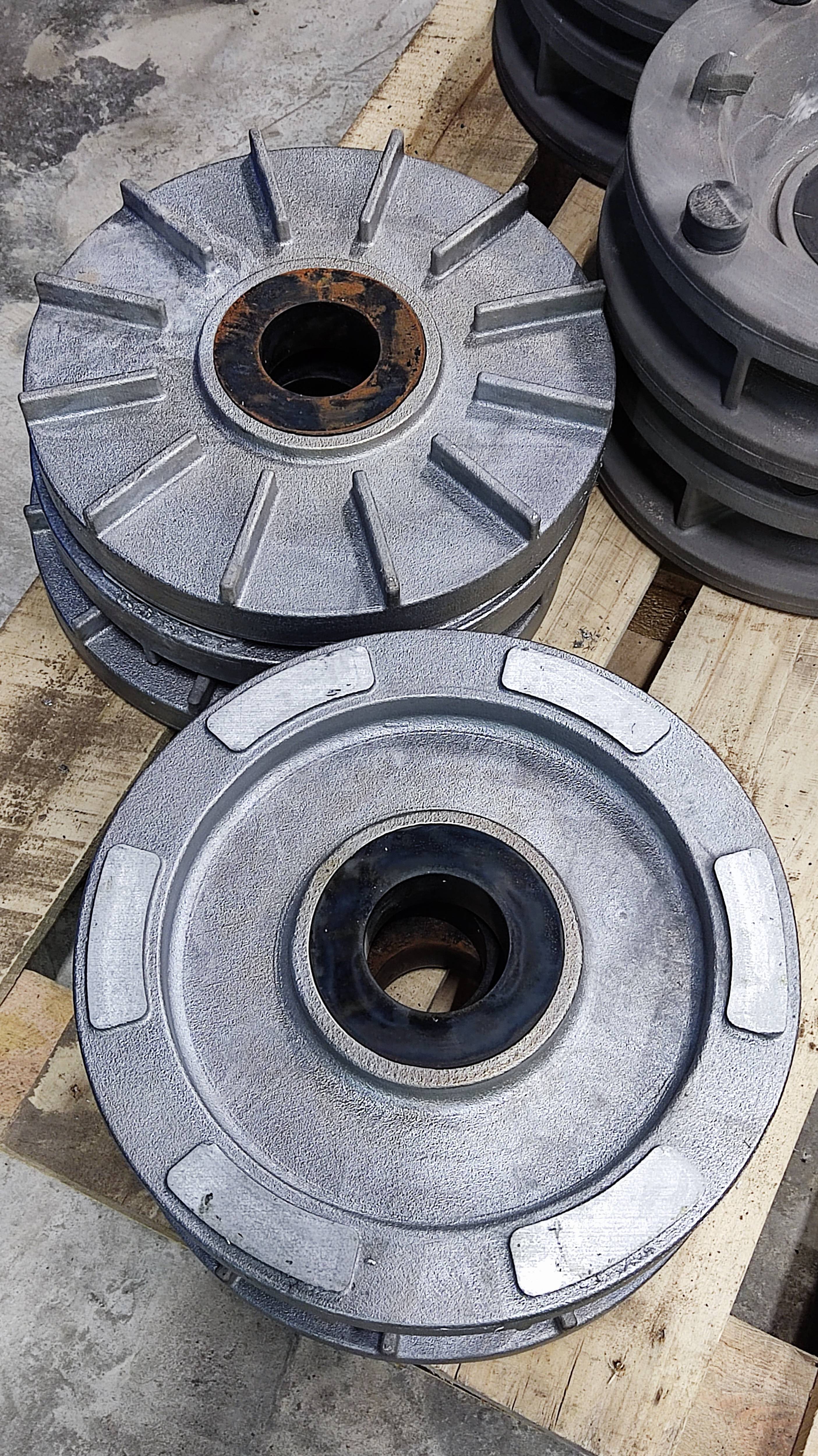 Заливка станины со стальными закладными