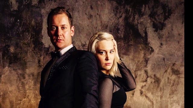 Ведущие на новогодний корпоратив Анастасия Милованова и Иван Каралькевич