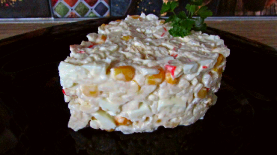 Салат их крабовых палочек