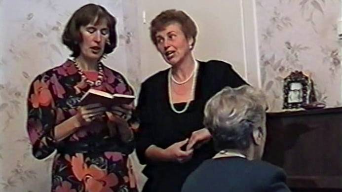 "Осенний клен" (запись 1997 г.). Поют Людмила Титова и Вера Смирнова (Журба).