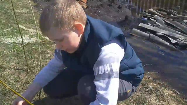 Весенний влог постройка шалаша