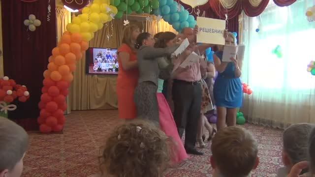 Родители на выпускном в детском саду. Поздравление от родителей выпускникам.