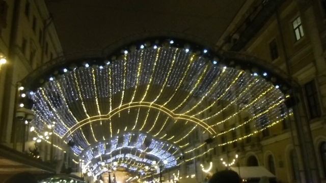 Светодиодный тоннель на Малой Садовой улице