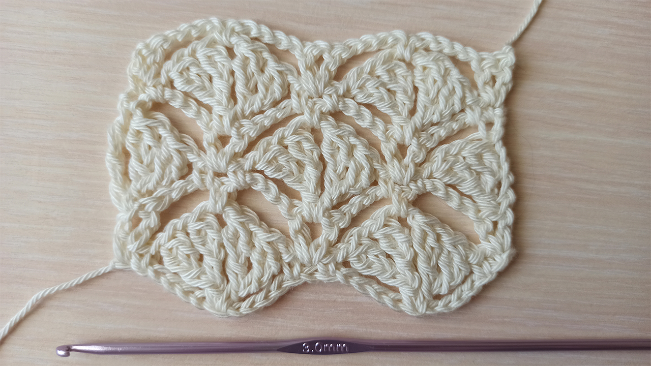 Красивый узор из сложных столбиков.