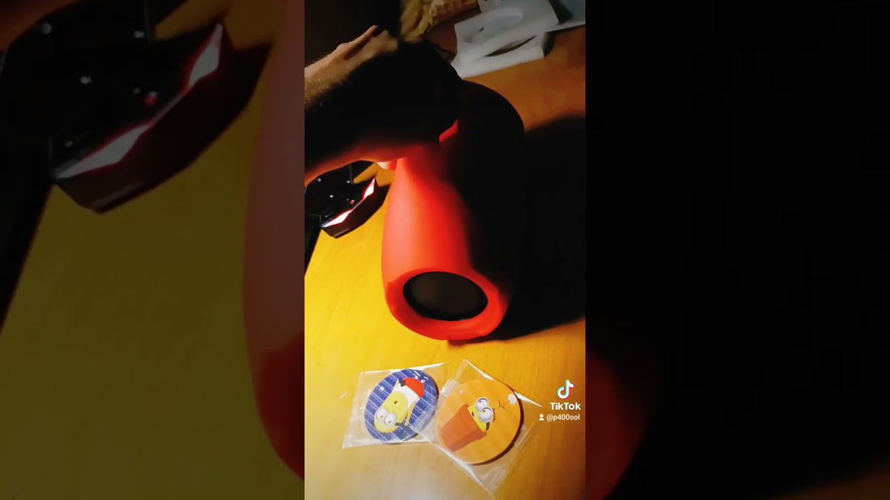 Братишка подарил колонку