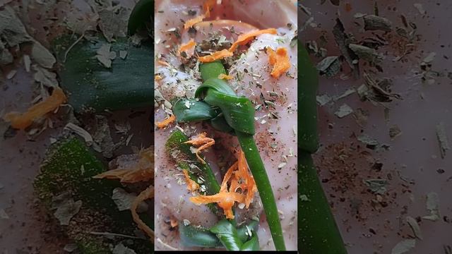 Курочка с ветчиной#shorts# готовимдомавкусно#лучшиерецепты#блюдаизмяса🍗🍚🥓🥕🌿😋😋