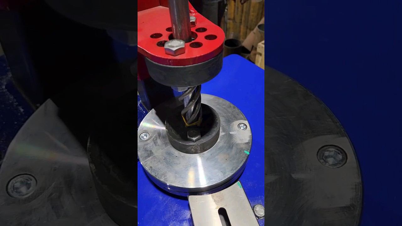 Изготовление шишки из проволоки ф 6 мм. #shorts