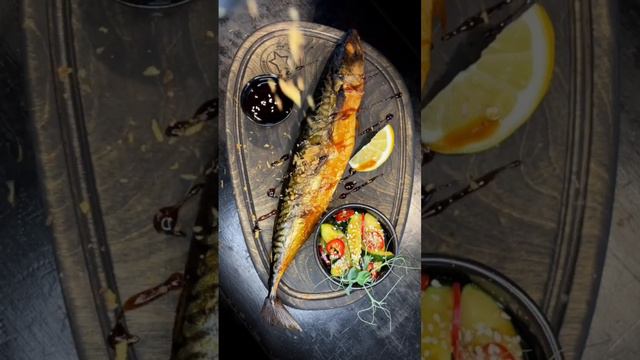 Дальневосточная скумбрия собственного копчения с битыми огурцами.