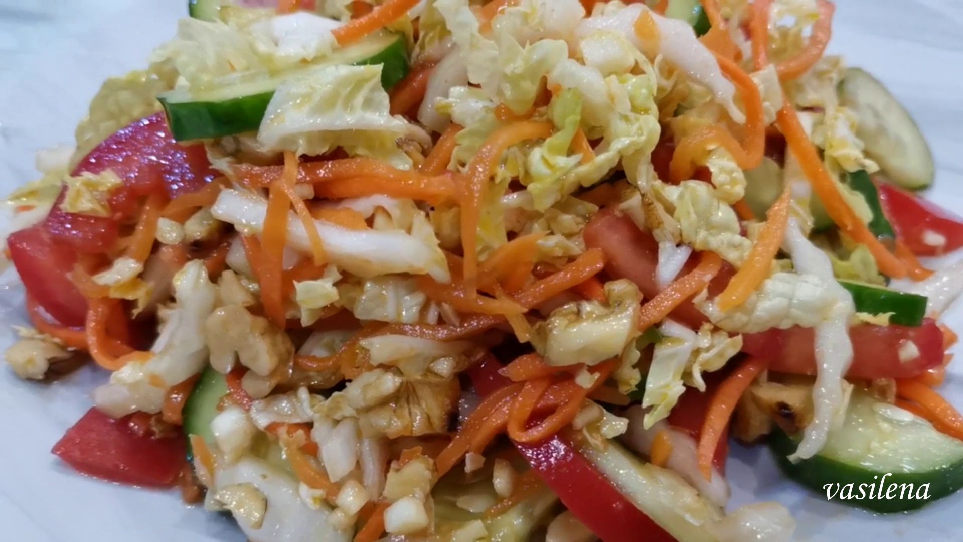 САЛАТ ИЗ ПЕКИНСКОЙ КАПУСТЫ.Острый салат..Вы захотите готовить его снова и  снова .
