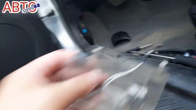 Как снять обшивку передней двери своими руками. How to remove the door trim