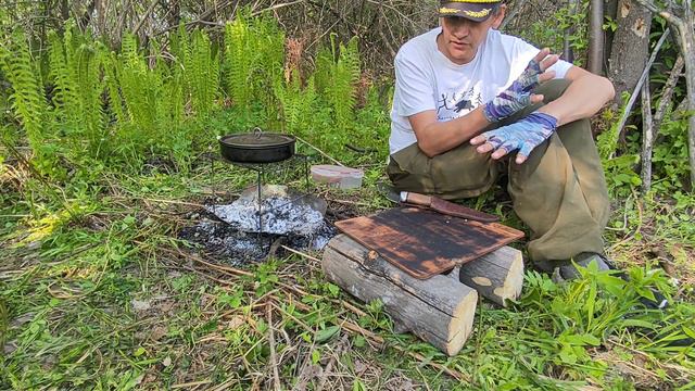 Хлеб в походном котелке. Тонкий алюминий сковороды над углями_часть 4 из 4