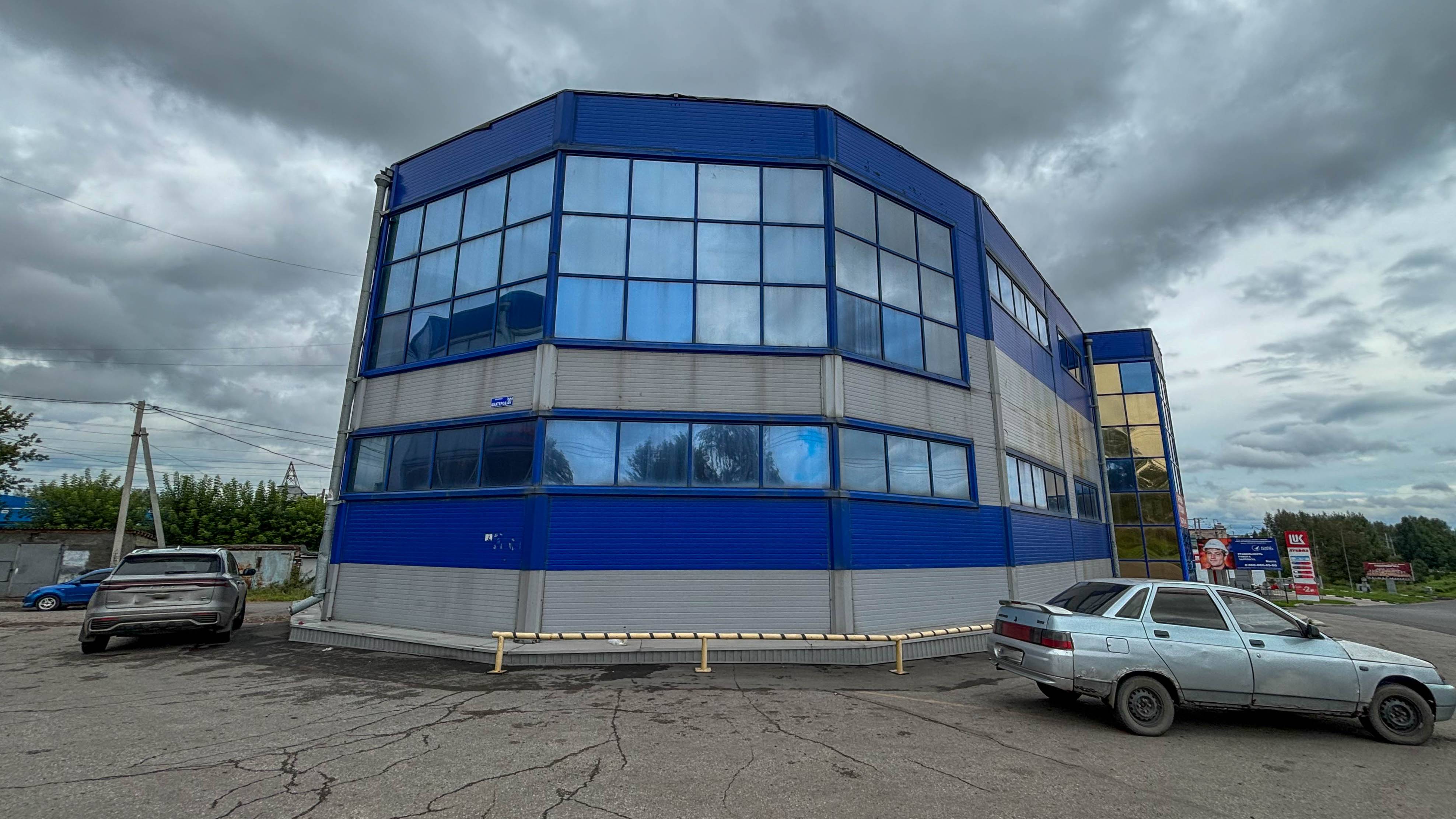 г. Прокопьевск, р-н Центральный, ул. Шахтеров пр-т, д. 20а