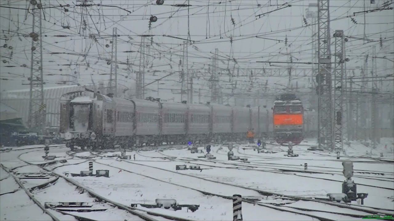 Электровоз ЭП1М-743 с поездом №135 и снегоборьба с ЧС4Т-450