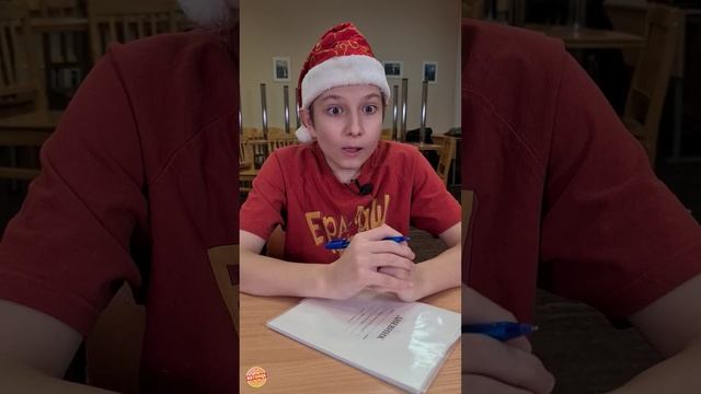 Лягушка скачет по болоту