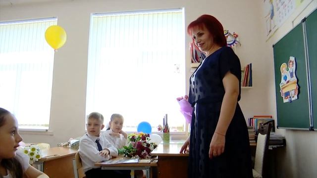 Сюжет о празднике _Последний звонок_ и презентации конкурса #Уютный_класс.mp4