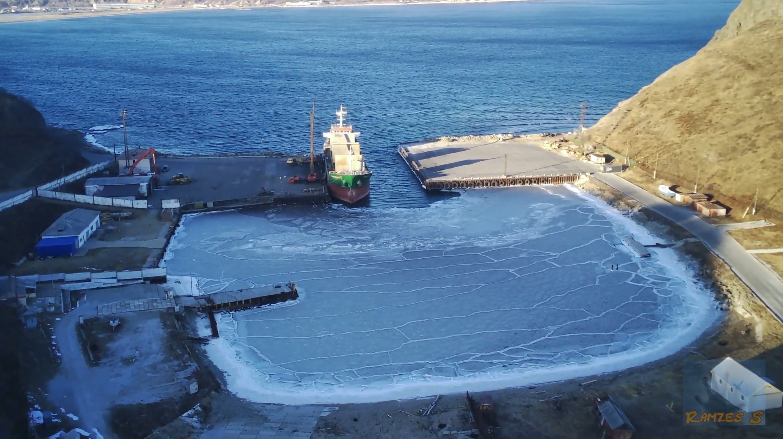 Рудная пристань зимой.