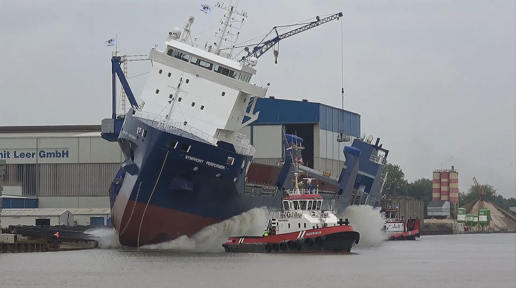 Спуск судна «Symphony Performer» на воду