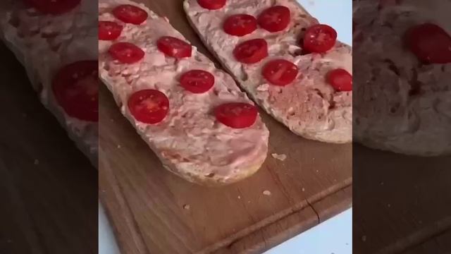 Пицца на батоне