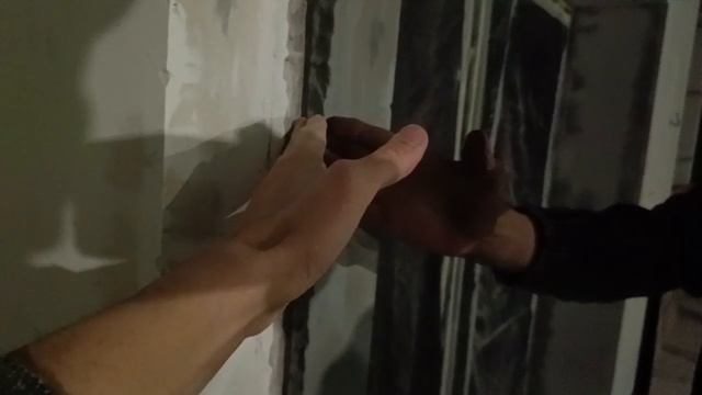 Как повесить зеркало