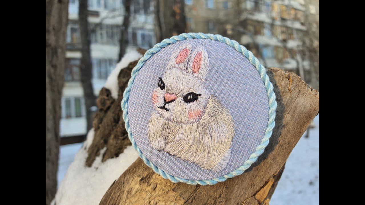 50. Готовая работа - Брошь. Крольчонок от Панна (Panna).