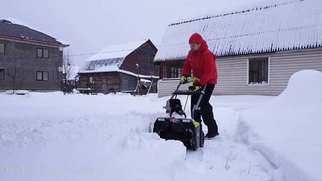 Обзор аккумуляторного бесщеточного снегоуборщика Ryobi RST36B51