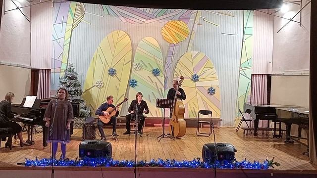 Открытый городской фестиваль вокально-инструментальной музыки "Рождественские звёздочки".