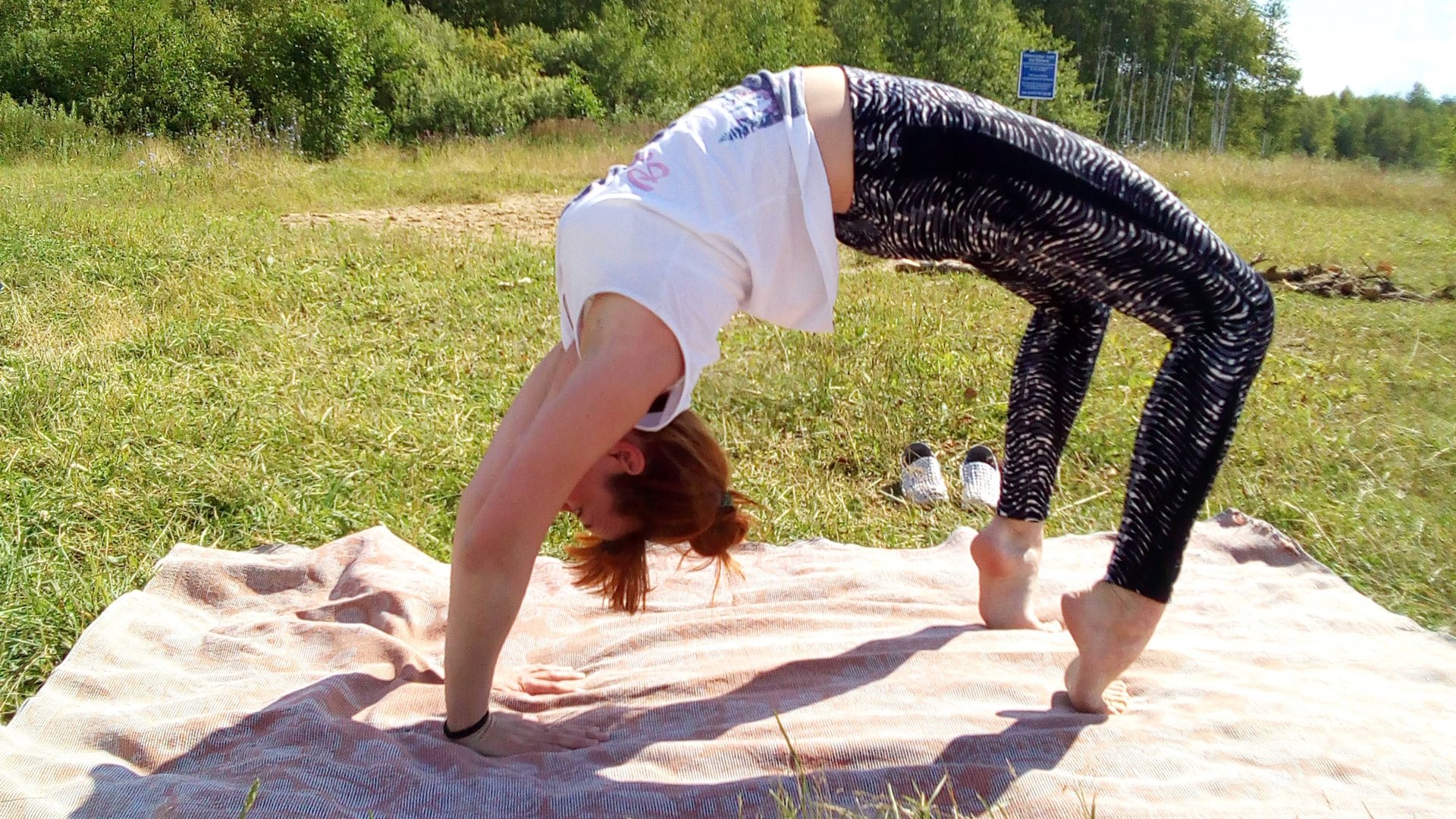 Утренняя зарядка и медитация для гармоничной работы кишечника