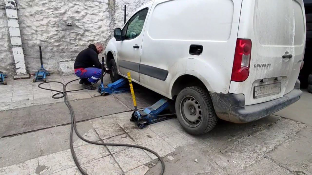 Переобувка шин R17 в Москве