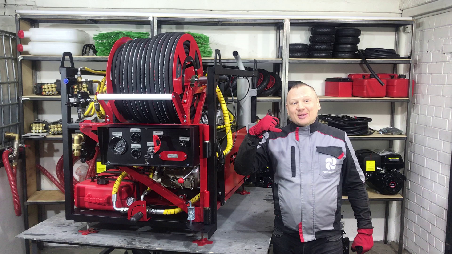 PROteus V 200/100 - Каналопромывочный аппарат стационарного использования с ДВС ВАЗ-21213 и РВД 90 м