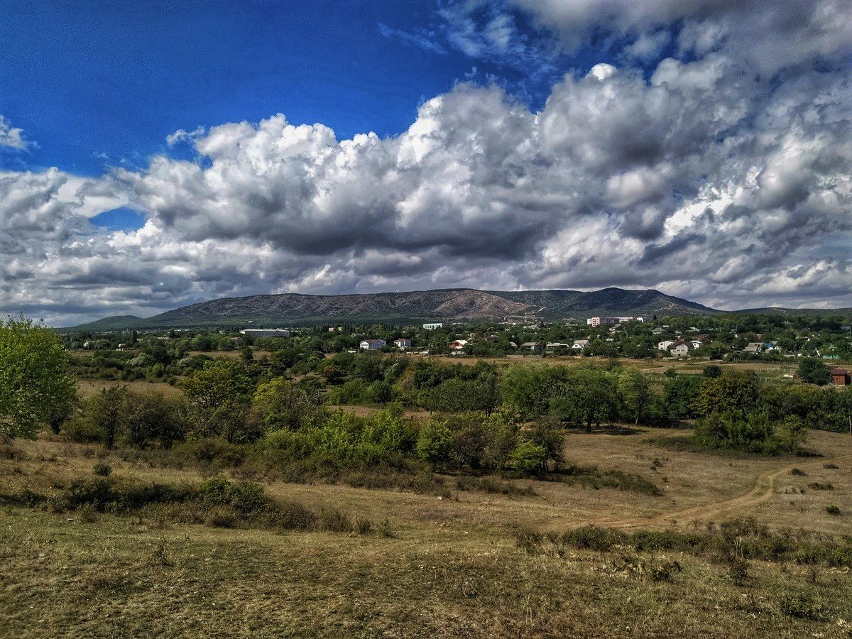Махнул не глядя Крымский мост на Старо-Крымский лес.