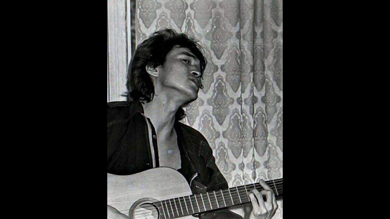 Записи "Замкнутый круг" и "Человек, который звонит ко мне", исполнители В. Цой (вокал) и Г. Сологуб