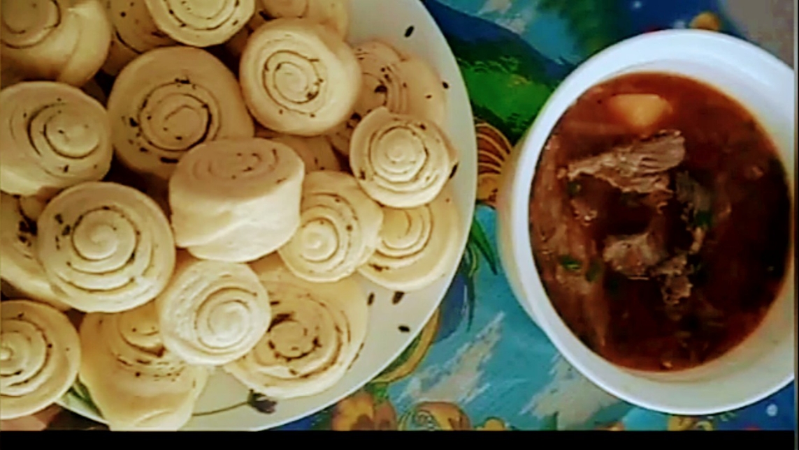 СЛОЕНЫЙ ХИНКАЛ С ОРЕХОВОЙ ТРАВОЙ