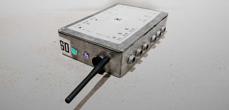 Пульт 60 канальный с встроенной радио передачей Action Base Fireworks