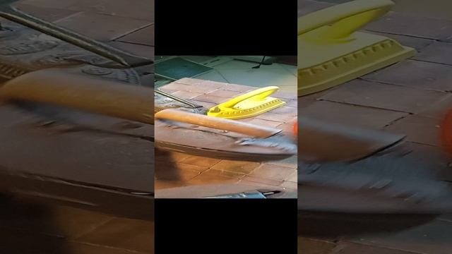 "Утюг" (смена ГГ фильма-триптиха "Кирпич и Осень")