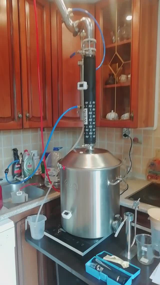 Второй самогонный день, теперь гоню виски.