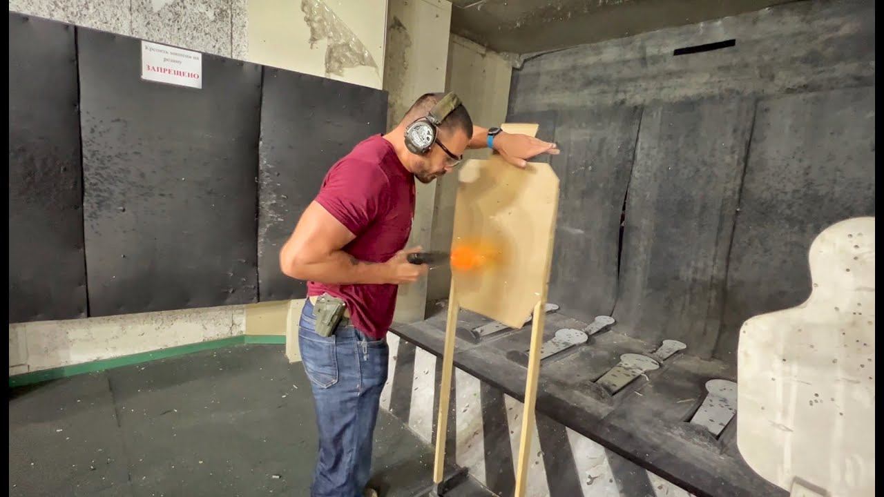 Как учиться применять пистолет при нападении