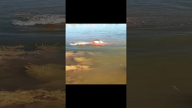 Демид учится плавать