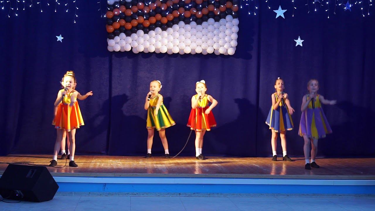 Аня Белова и гр. "Мини Ассорти" - "Солнышко". Выступление на концерте в ДК п.Пришня 8 мая 2018.